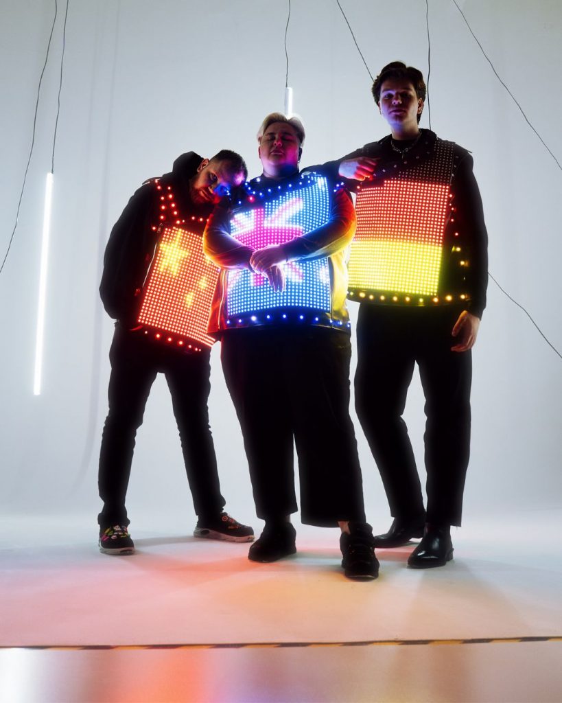 Programmable LED JACKETS & VESTS with lights for shows, parties and ...