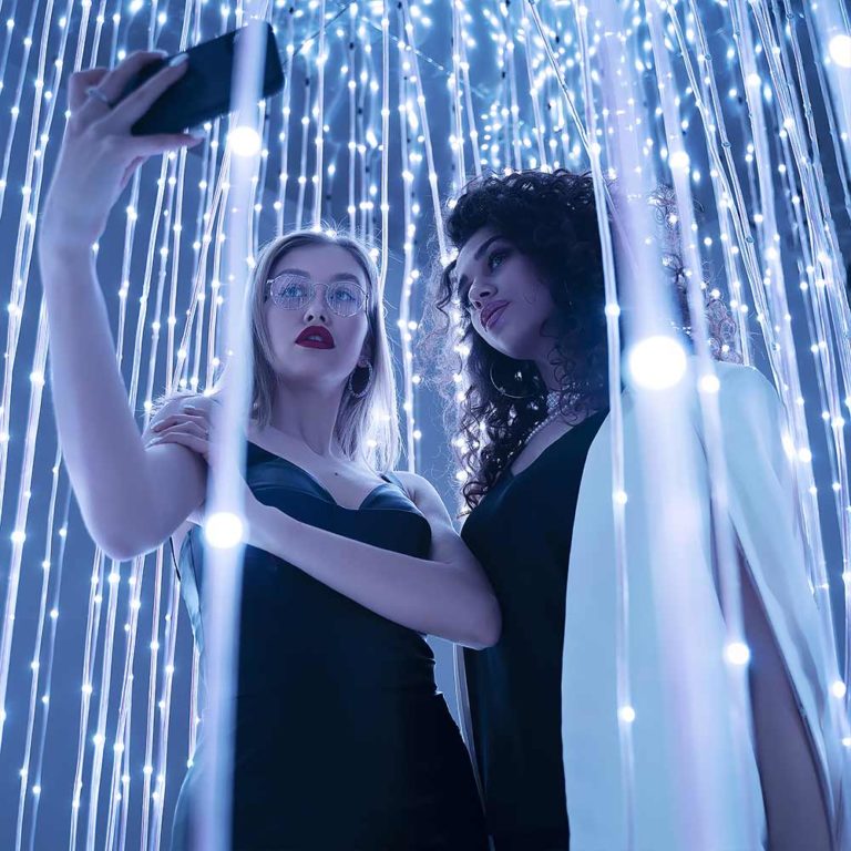 3D LED light up Cube installation. Animation cube 4100 LEDs - ETERE