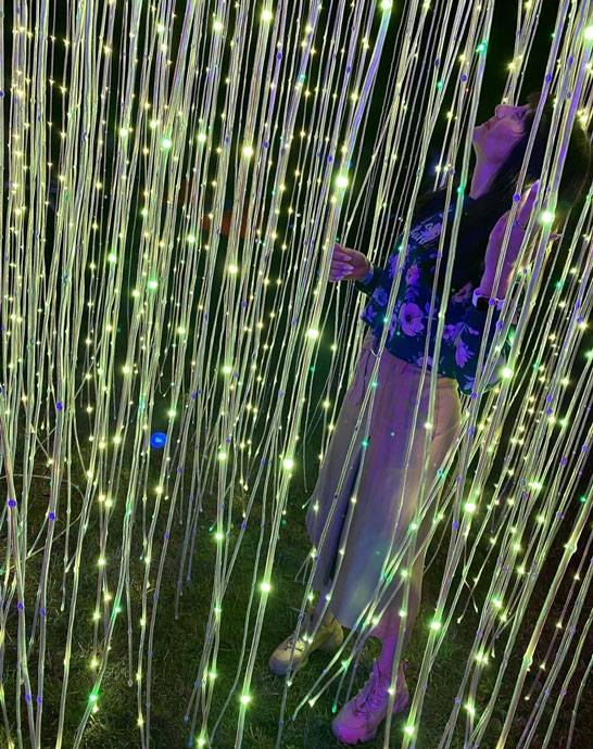 Partying in a LED Cube Photo Zone - by ETERESHOP