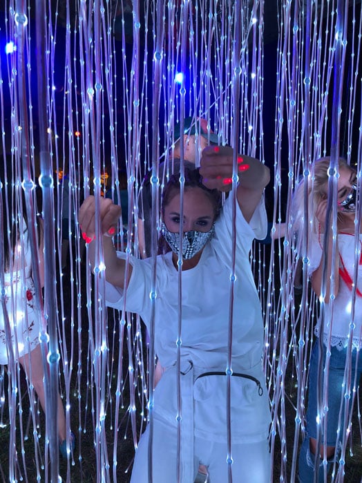 Partying in a LED Cube Photo Zone - by ETERESHOP