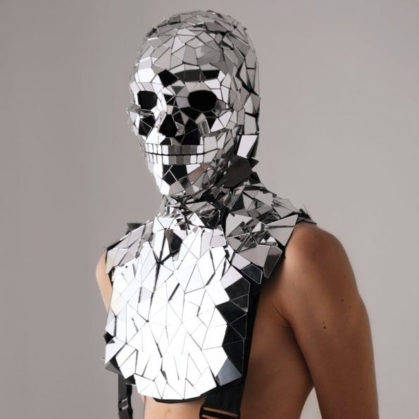 Mirror suit with a skull mask - Human statue for live show - ETERESHOP