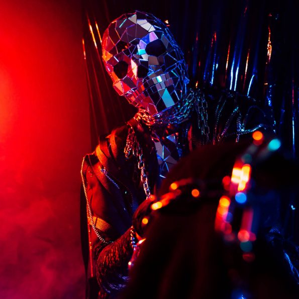 Skull Silver mirror mask for party-goers and artists - by ETERESHOP