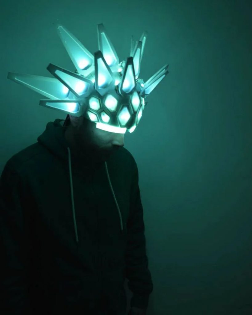 How we made the kinetic helmet with moving LED elements - ETEREshop