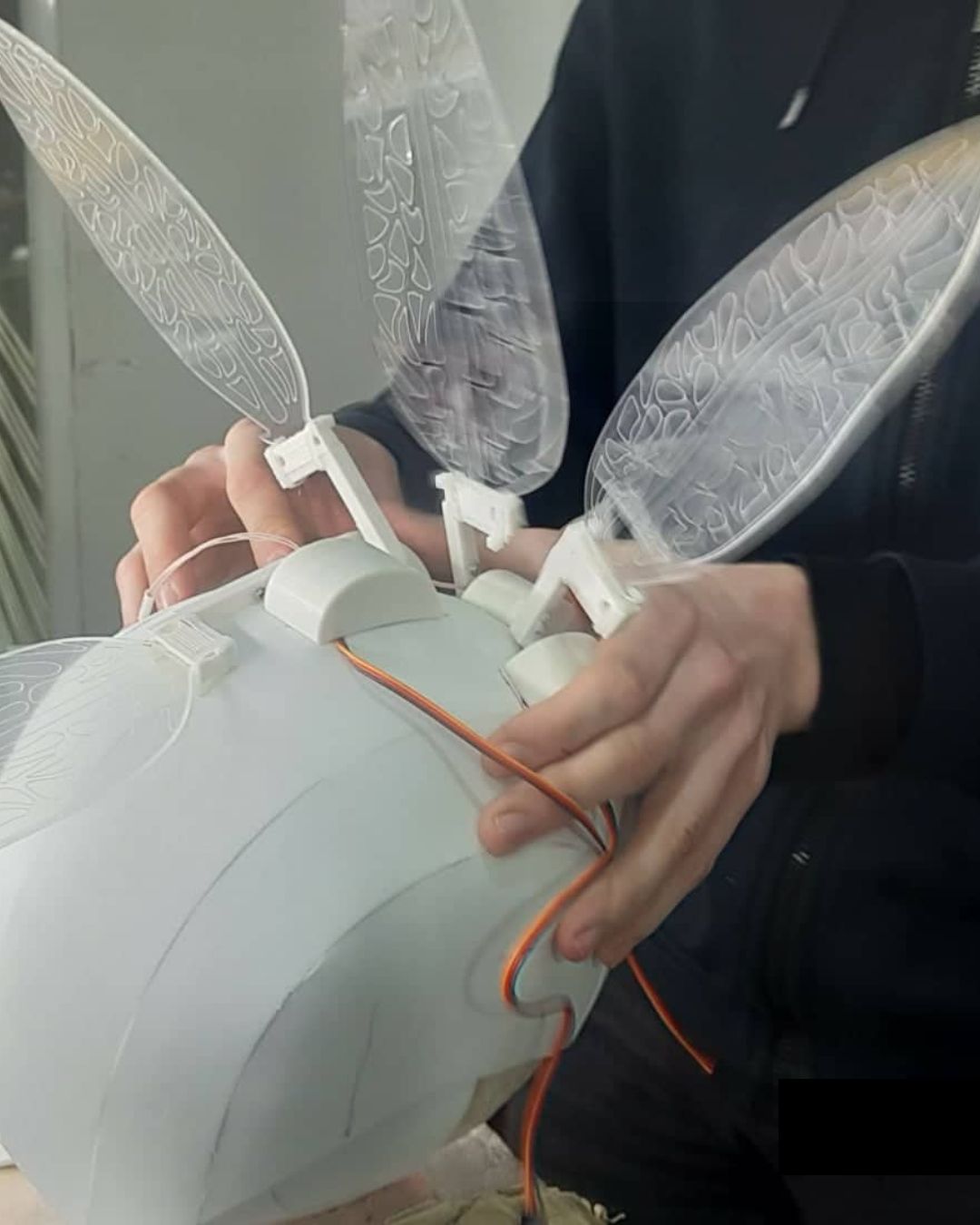 How we made the kinetic helmet with moving LED elements - ETEREshop