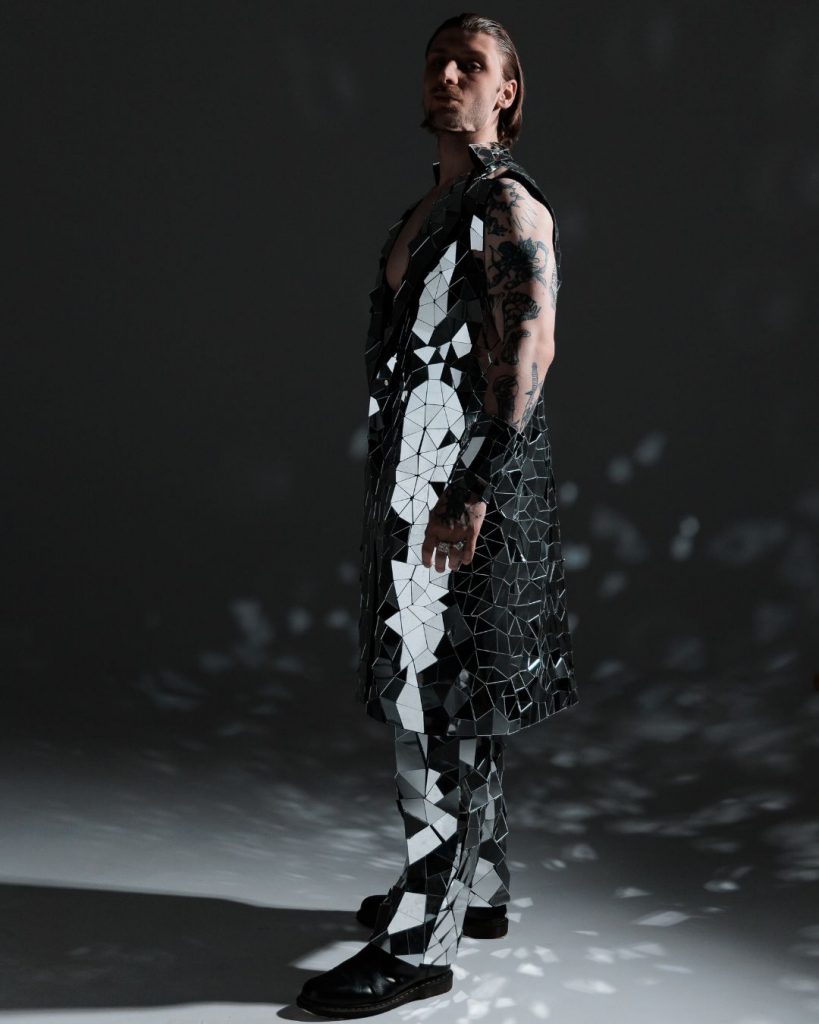 Festival Men's Outfit made of acrylic mirror - by ETERESHOP