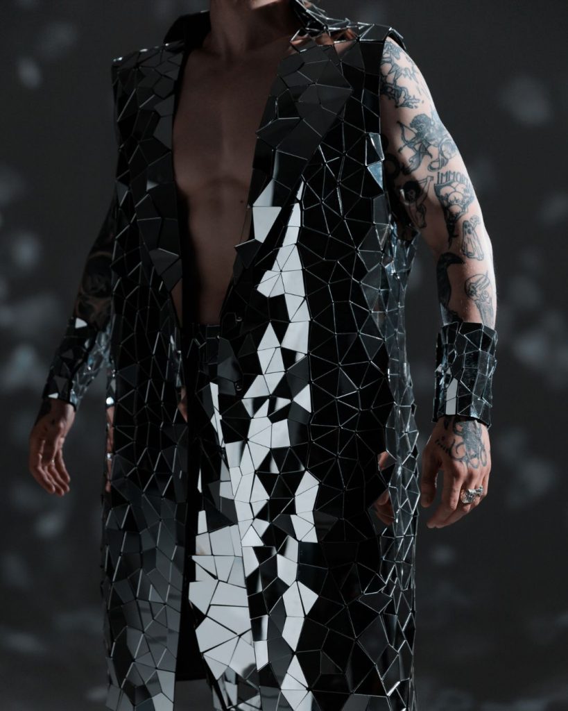 Festival Men's Outfit made of acrylic mirror - by ETERESHOP