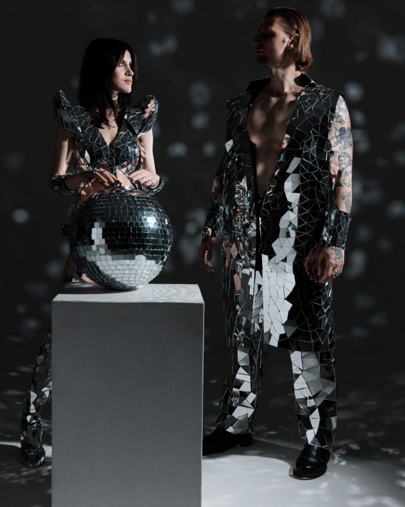 Festival Men's Outfit made of acrylic mirror - by ETERESHOP