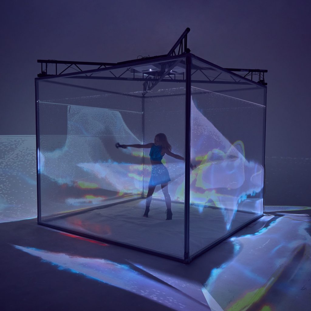 Interactive 3D projection dance cube by ETERESHOP _V02