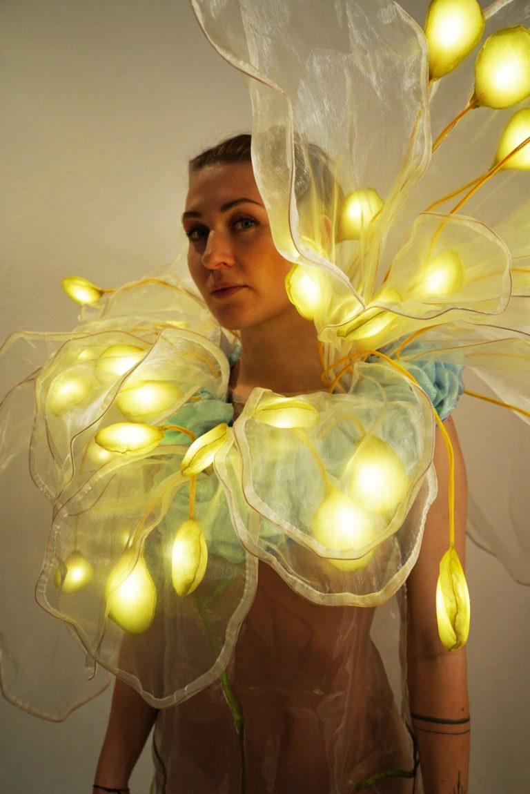LED Flower Shoulder Cape with 340 LEDs - by ETERESHOP